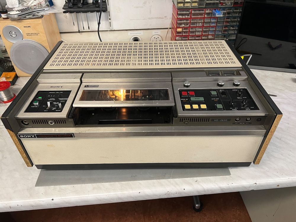 Sony VO-2630 professional Umatic vendu en l'état (D'occasion) à ...