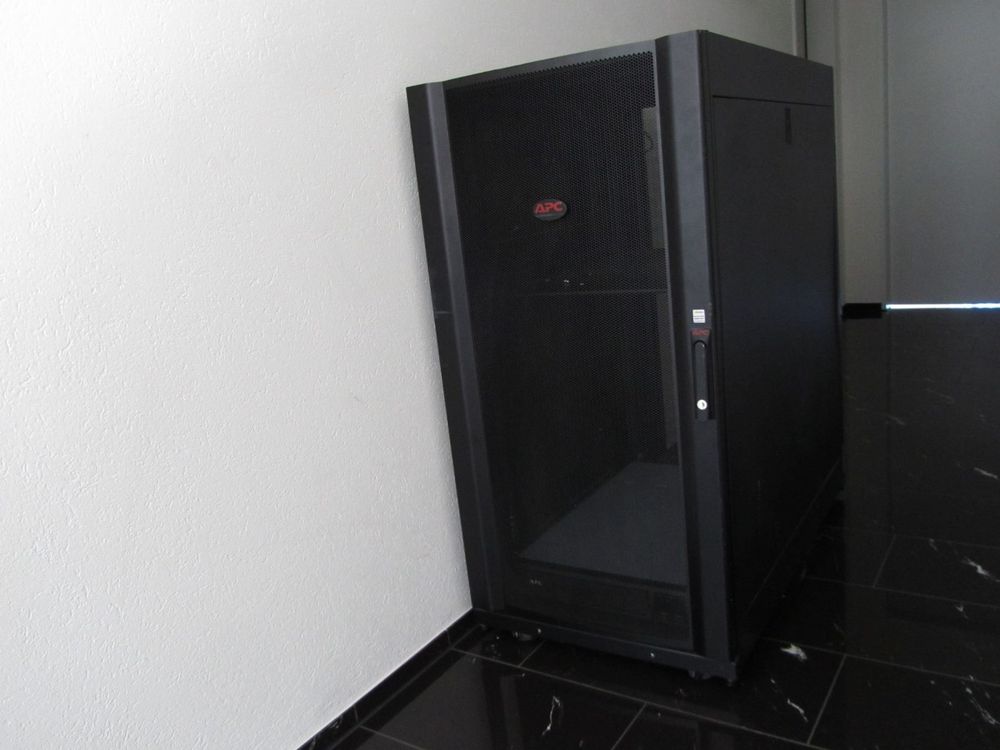 Server Rack APC | Kaufen auf Ricardo