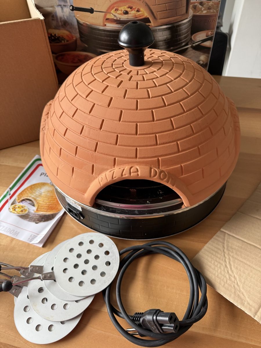 Pizzadom Party Pizzaofen Terrakotta - Neuwertig! 🍕🔥 (Gebraucht) in ...