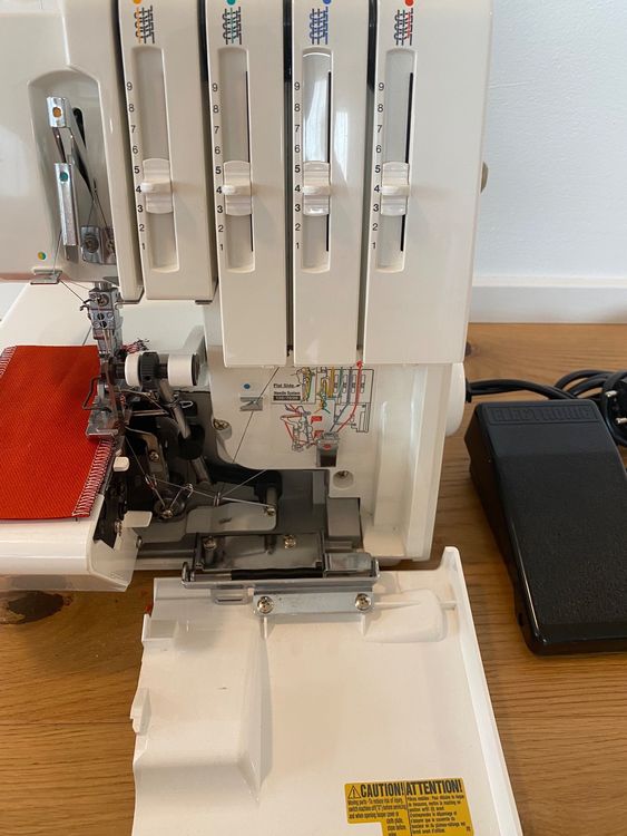 Bernina Overlock 700D Nähmaschine (Gebraucht) in für CHF 190 – mit ...