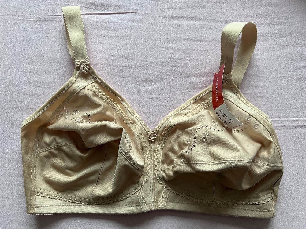 Triumph BH NEU Gr. 90E, NP: 69CHF (Neu (gemäss Beschreibung)) in ...