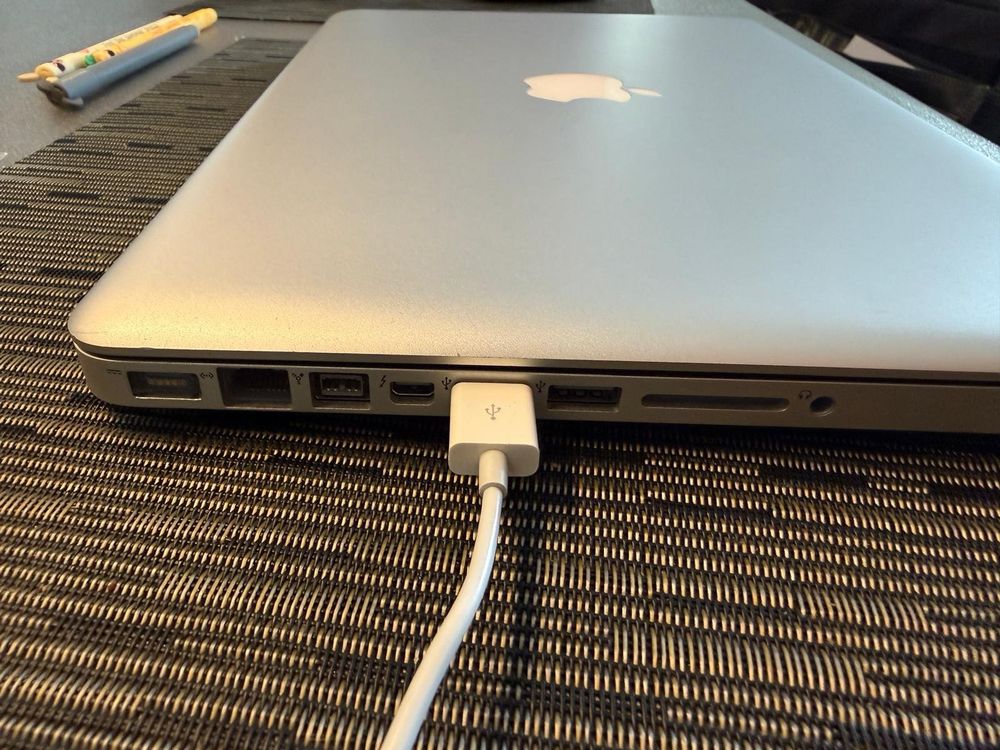 Windows 11 Pro 25H2 auf MacBook Pro 2012, 128 GB SSD, 16 GB (Gebraucht ...