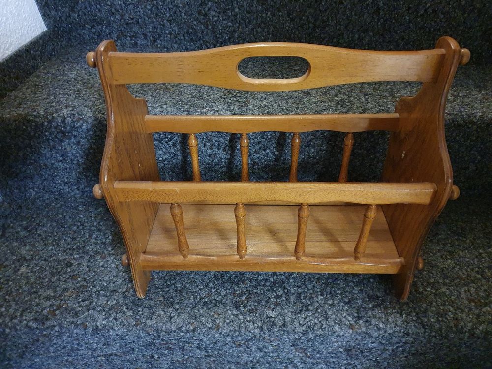Vintage Zeitungsständer aus Holz (Gebraucht) in Kloten für CHF 20 – nur Abholung auf Ricardo kaufen