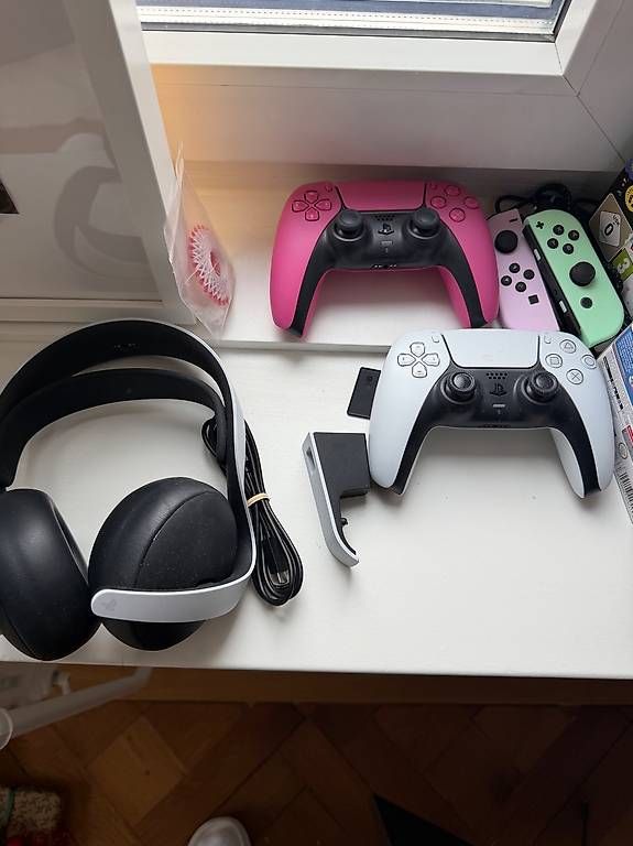 Playstation 5 (incl. Headset und 2 Controller) (Gebraucht) in Zürich für CHF 490 – nur Abholung ...