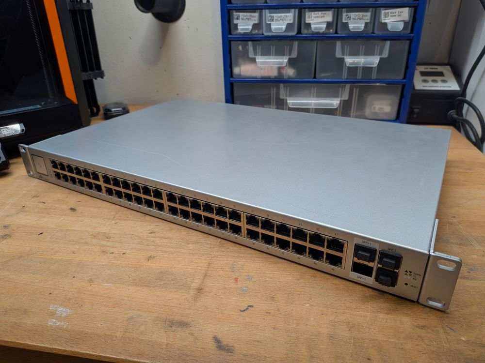 UniFi Switch 48 Port ohne PoE gebraucht Kratzer (Gebraucht) in ...