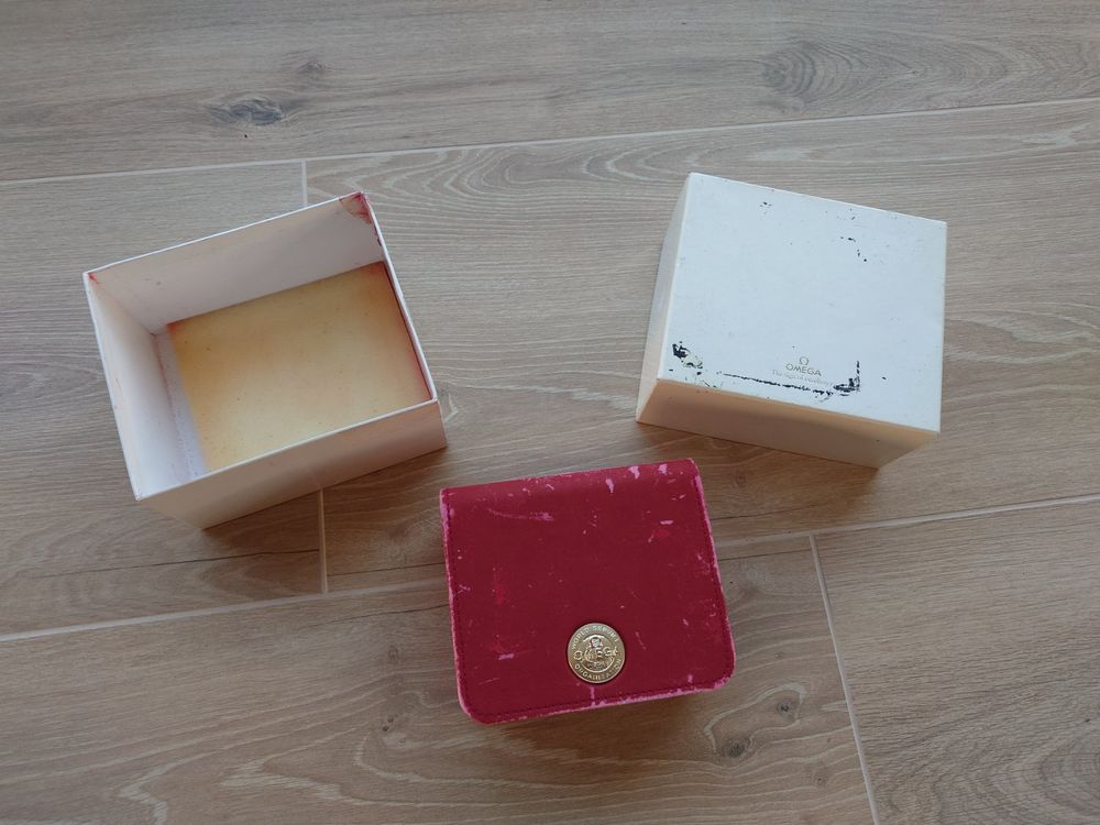 Omega red watch box (Gebraucht) in Epalinges für CHF 16 – mit Lieferung ...