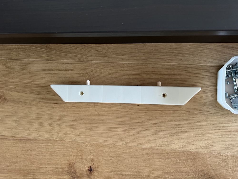 Vitrine Ikea Bertby Schaukasten (Gebraucht) in Wangen SZ für CHF 35 ...