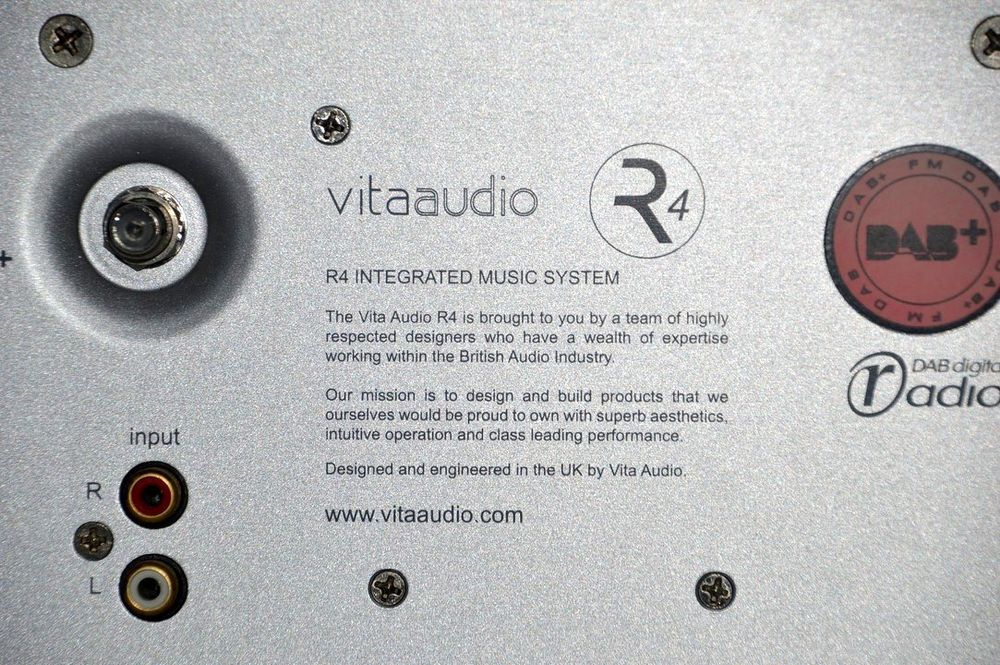 Vita Audio R4 MK3 DAB/DAB+/FM Radio/Bluetooth/ UDB / Aux In (Gebraucht ...