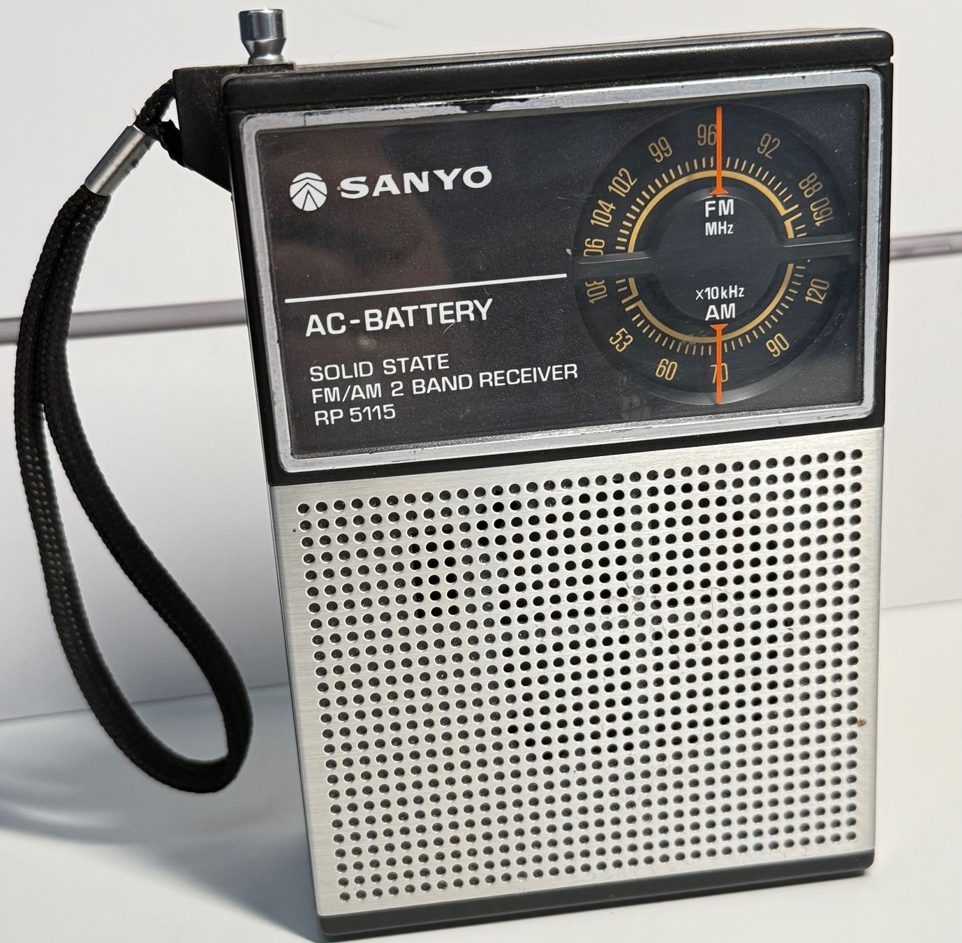 Radio vintage Sanyo RP 5115 (D'occasion) à Denges pour CHF 19 – avec ...