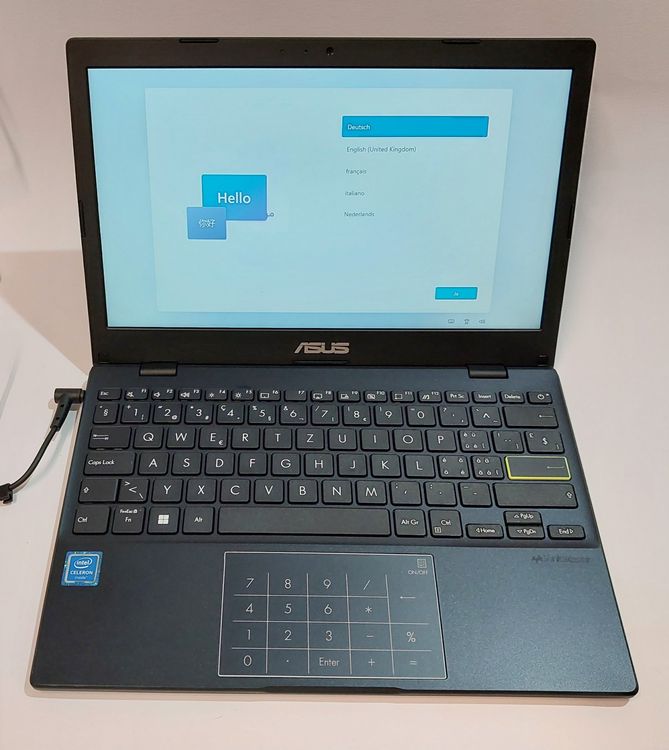 Asus Vivobook 12 (Gebraucht) in Grüningen für CHF 150 – mit Lieferung ...