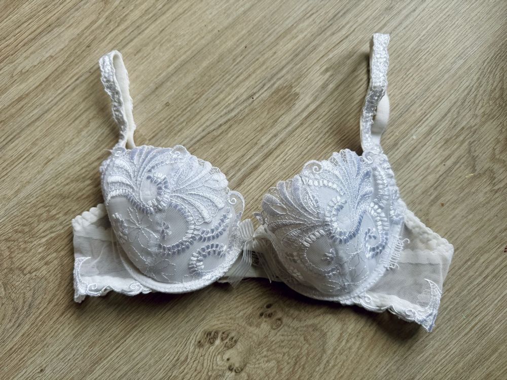 Elegant White Lace Bra, 70B (Gebraucht) in Bülach für CHF 5 – mit ...