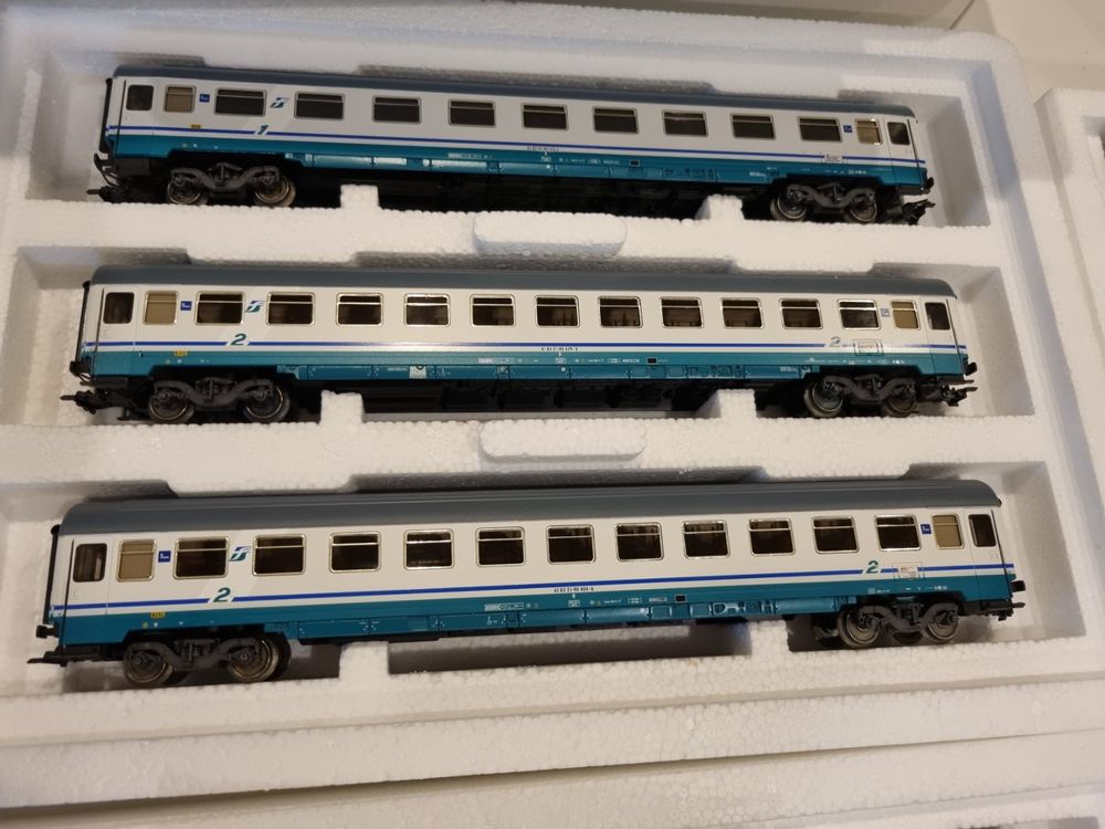 Märklin 41895 FS Schnellzug-Set Italien 3 Wagen mit Led 9Tei (Gebraucht ...
