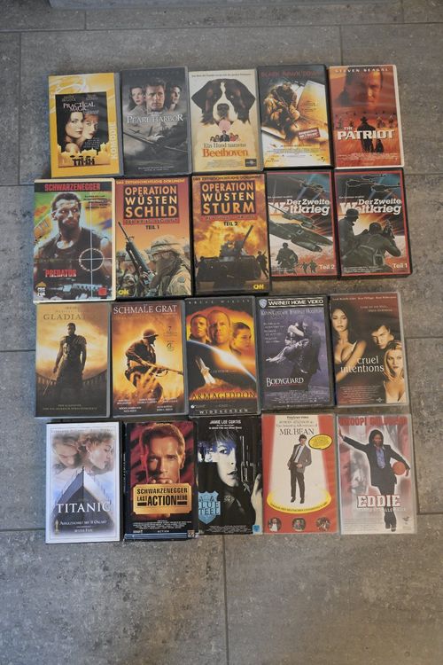 VHS Kassetten mit Klassikern (Gebraucht) in Eschenbach SG für CHF 9 – mit Lieferung auf Ricardo ...