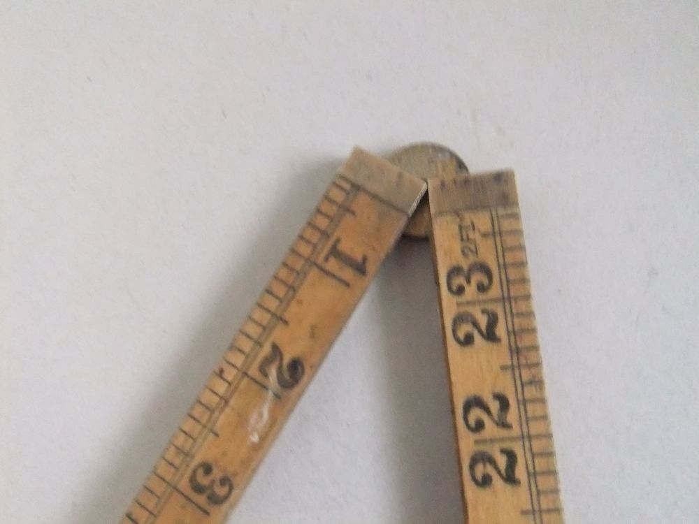 Massstab aus England, faltbar (Gebraucht) in Esslingen für CHF 120 ...