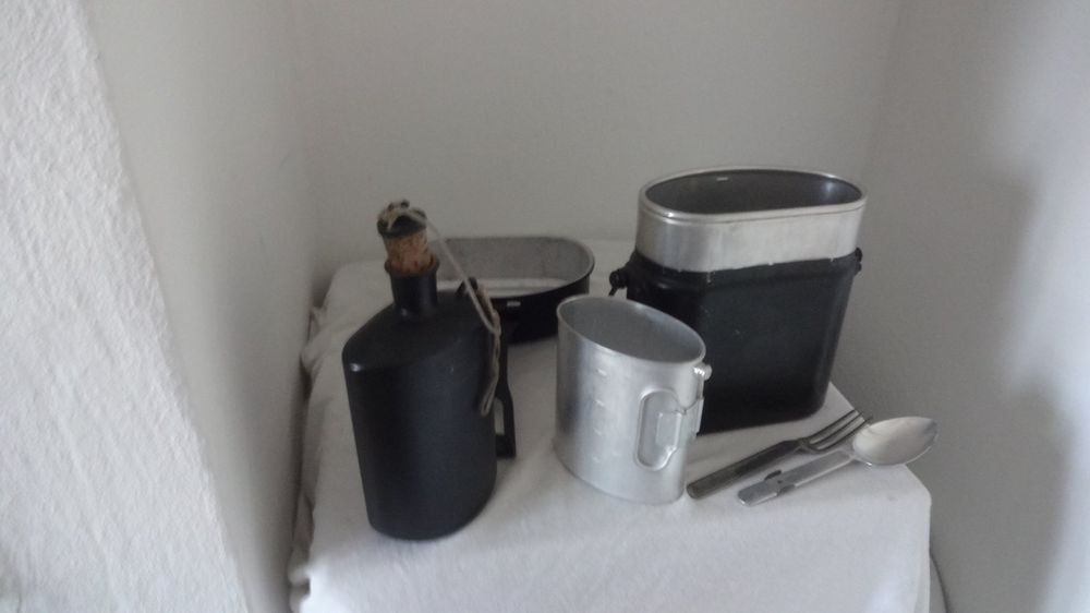 Gamelle, Trinkflasche, Besteck der CH - Armee (Gebraucht) in Fisibach für CHF 12 – mit Lieferung ...