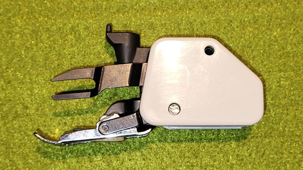 BERNINA Obertransportfuss mit Kantenlineal (Gebraucht) in Ebnat-Kappel ...