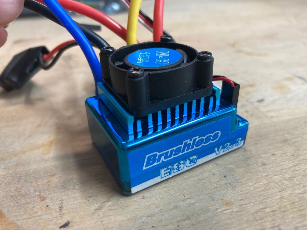 120a Brushless ESC V2.3 (2 Stück) (Gebraucht) in Winterthur für CHF 31 ...