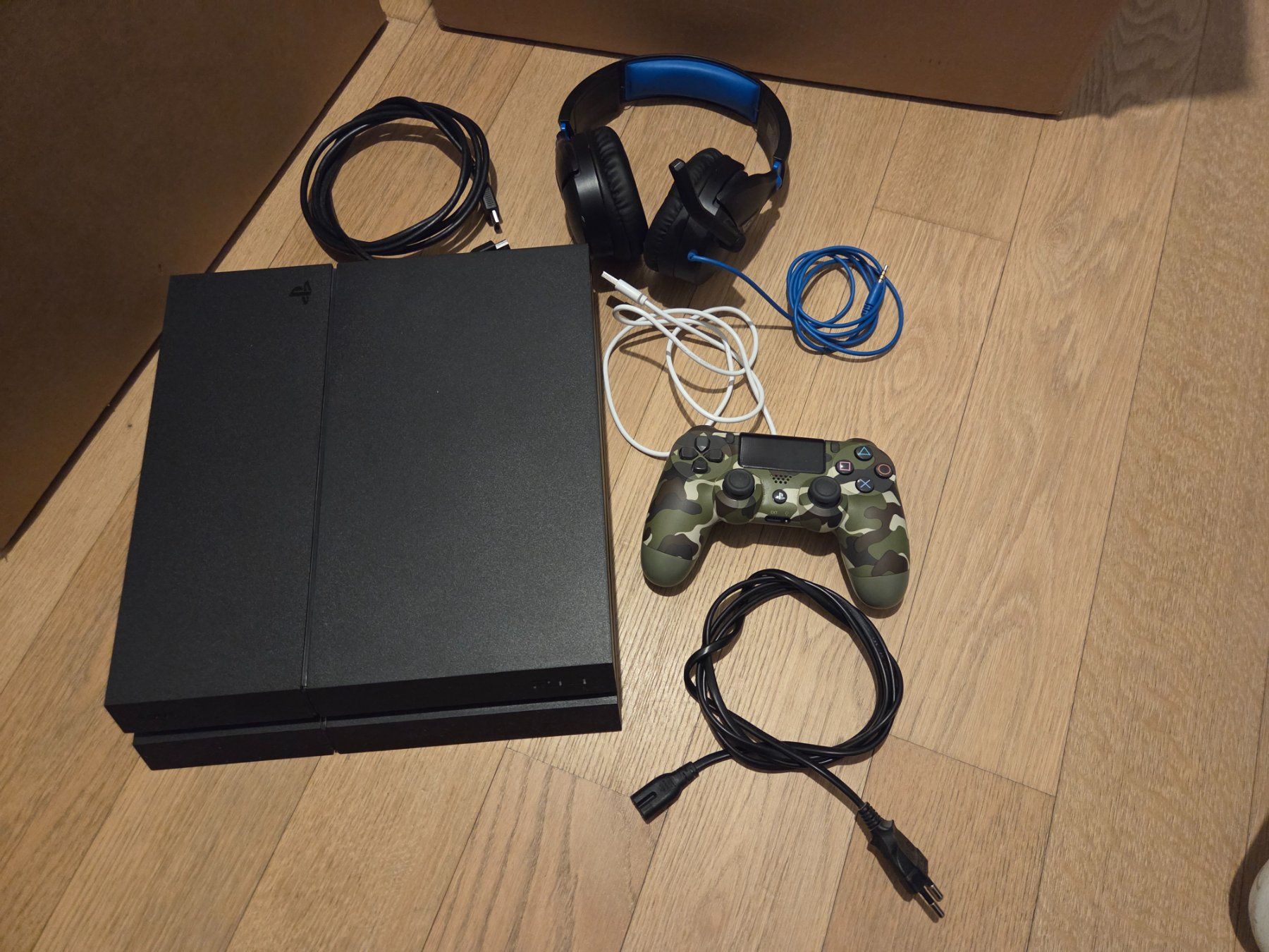 Playstation 4 PS4 + Controller + Headset + 10 Games - PS4 (Gebraucht ...