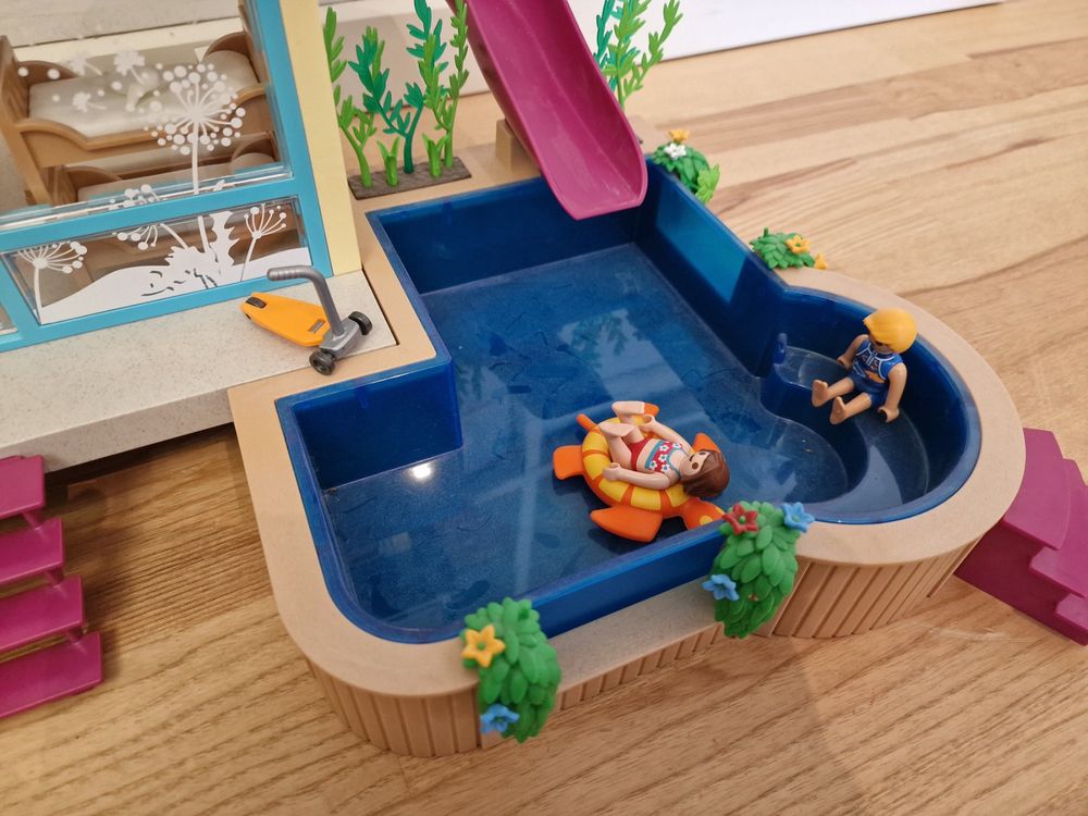 Playmobil Spielhaus mit Pool und toller Einrichtung (Gebraucht) in ...