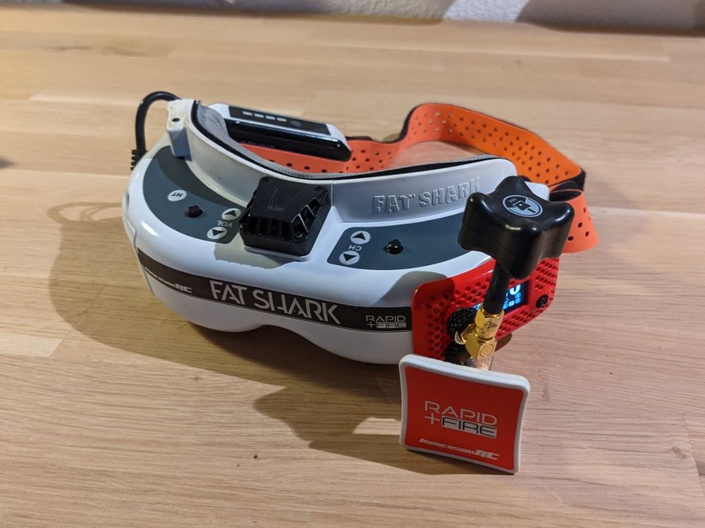 fatshark-dominator-hd-fpv-brille-mit-rapid-fire-modul-gebraucht-in