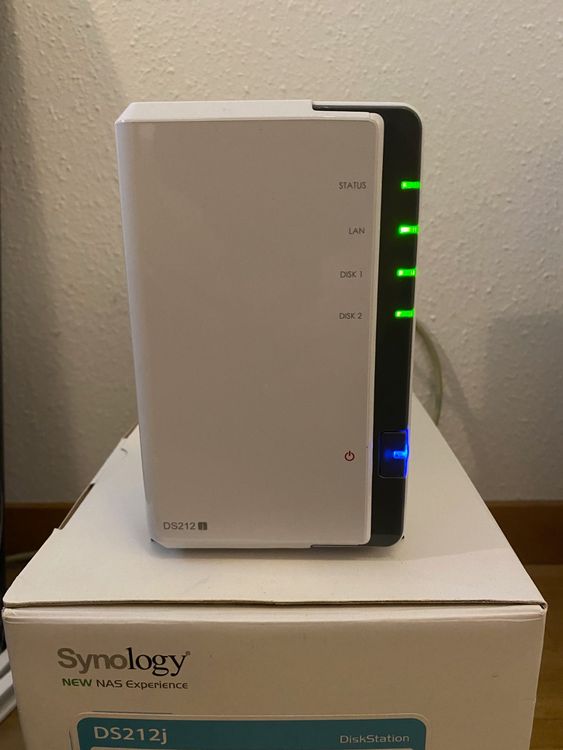 Synology NAS DS212J + 2 Harddisk (1TB und 2,7 TB) mit OVP (Gebraucht) in Strengelbach für CHF ...
