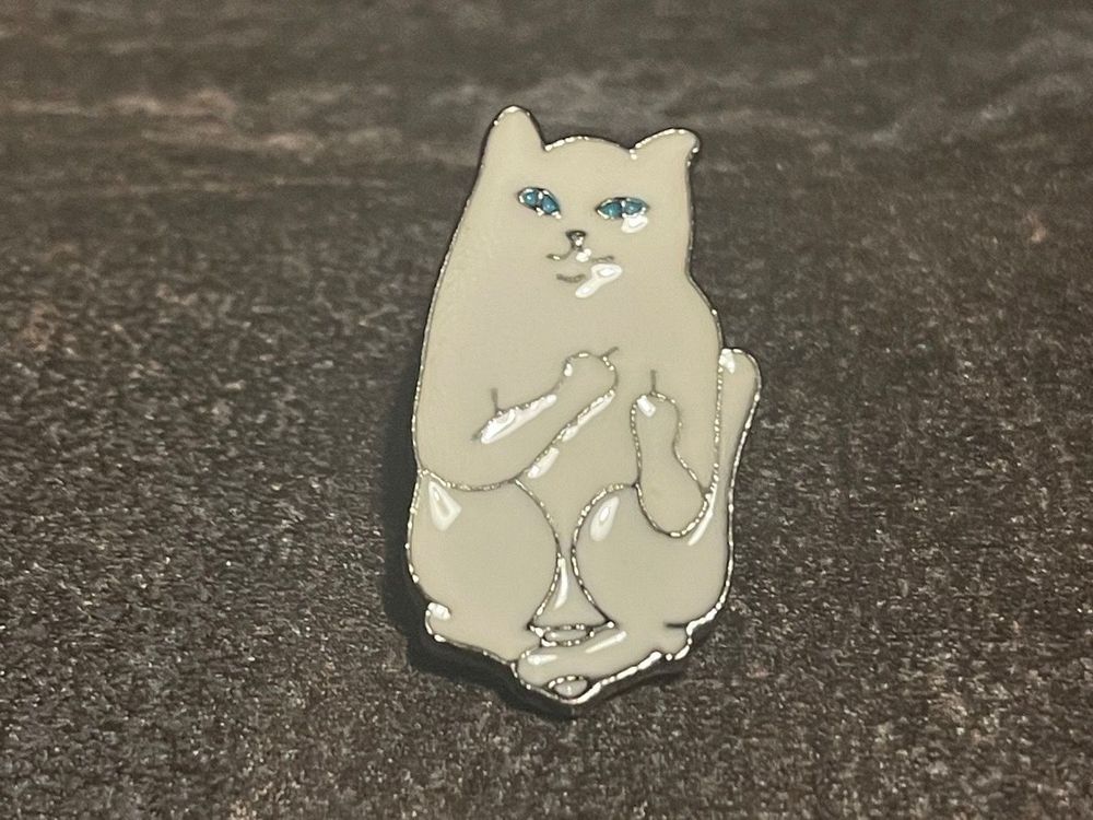 Ripndip Cat Pin | Kaufen auf Ricardo