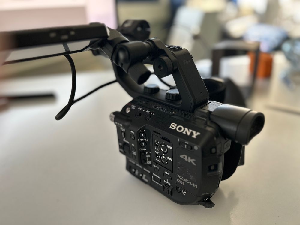 Sony PXW FS-5 + Sony E 18-105mm f/4.0 G OSS, E-Mount (Gebraucht) in ...
