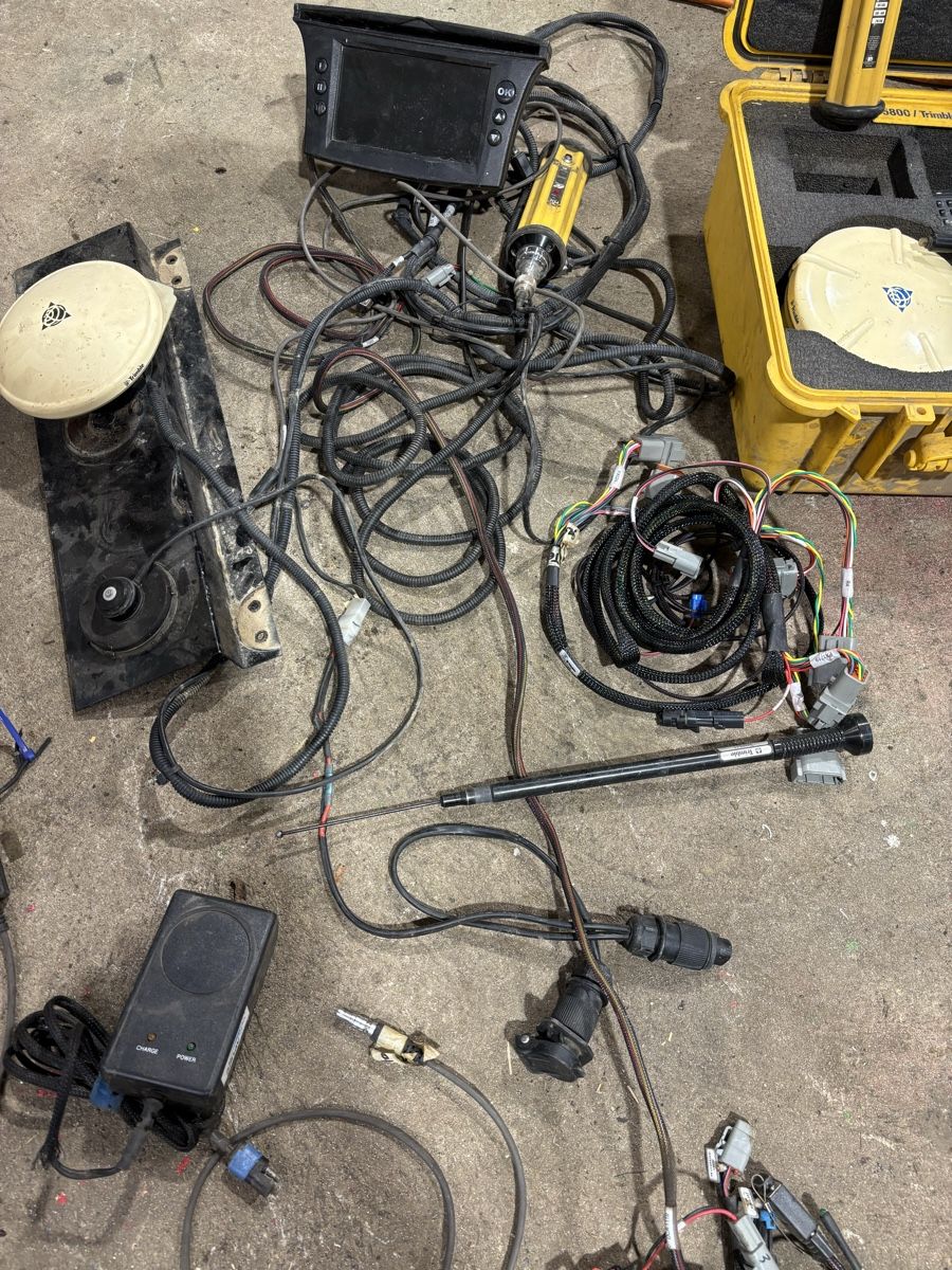 Trimble GPS R8 5800 (Defekt) in Märwil für CHF 500 – nur Abholung auf ...