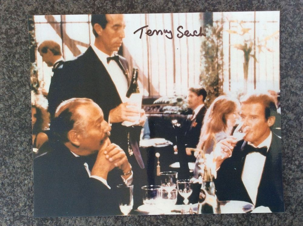 James Bond Original-Autogramm von Terry Sach mit Zertifikat | Kaufen ...
