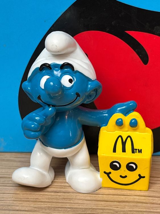 Schlumpf mit Happy Meal (Gebraucht) in Lyss für CHF 15 – mit Lieferung auf Ricardo kaufen