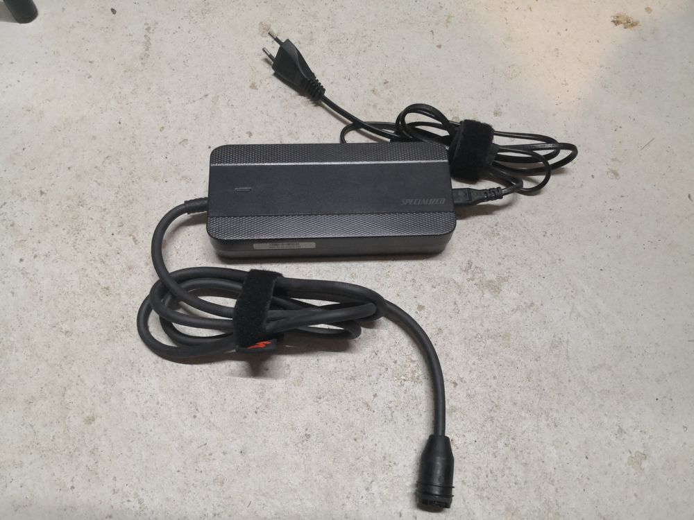 Specialized Turbo Charger SBC-C04 42V 4A (Gebraucht) in Reinach BL für ...