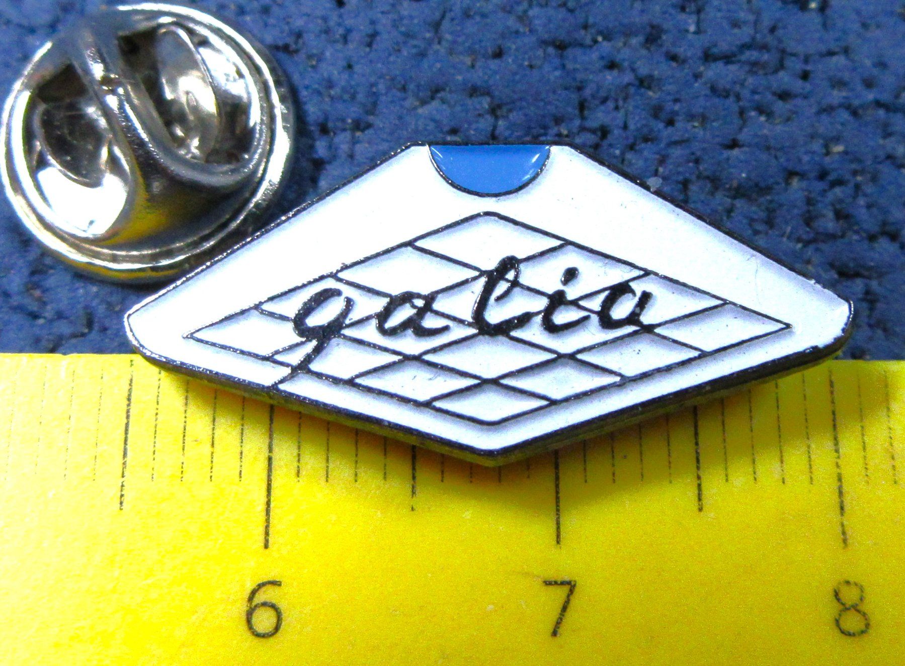 MAZDA GALIA AUTO LOGO PIN GEPRÄGT (Gebraucht) in Ettingen für CHF 1.95 ...