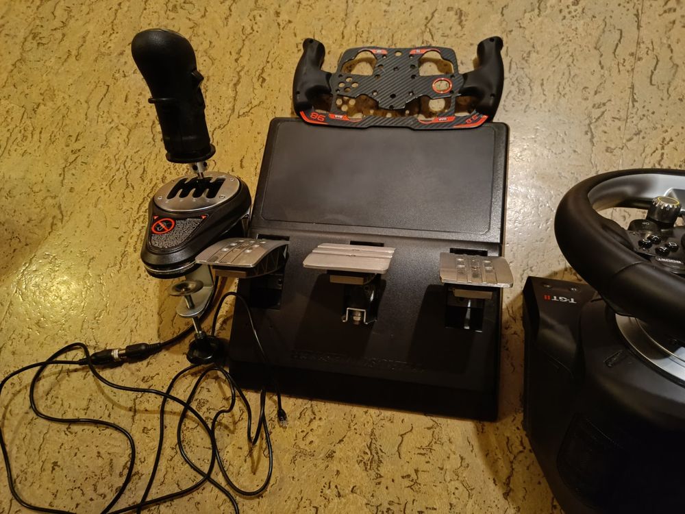 Thrustmaster TGT-2 FUR PS4 PS5 und PC | Kaufen auf Ricardo