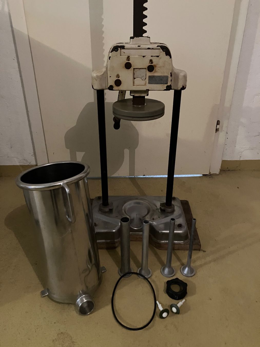 Wurstfüller inkl. Zubehör / guter Zustand (Gebraucht) in Seon für CHF ...