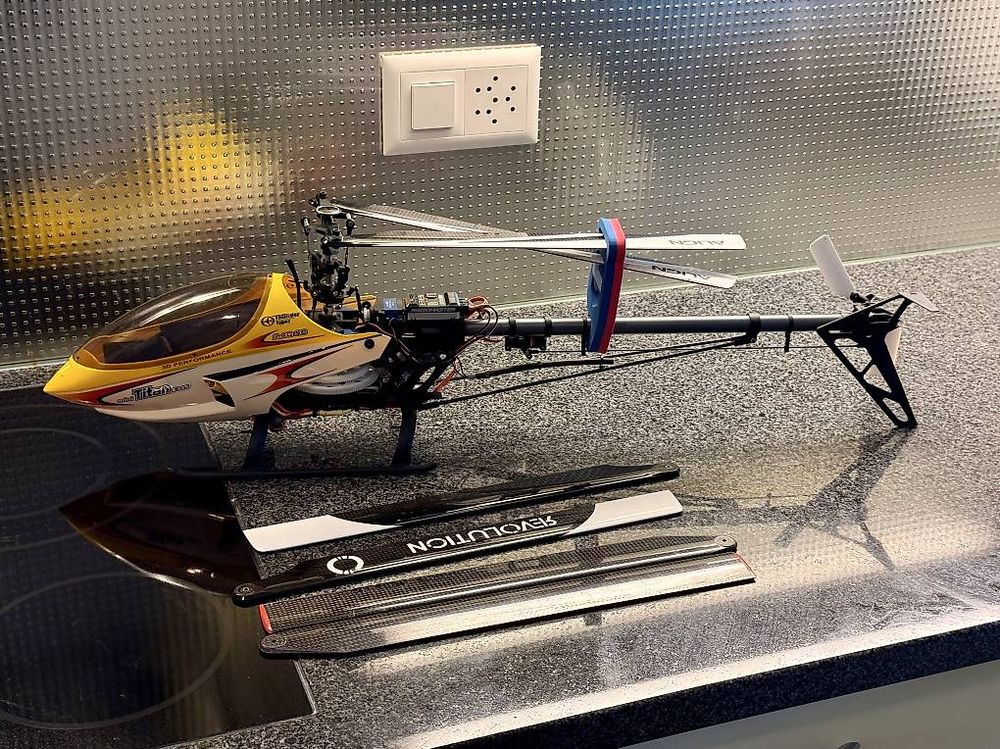 Thunder Tiger Mini Titan RC Heli / Helikopter (Gebraucht) in Gümligen ...