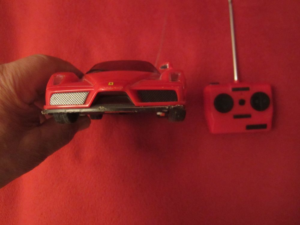 ENZO - FERRARI TESTAROSSA FERNGESTEUERTEN AUTOMODELL!!! (Gebraucht) in ...