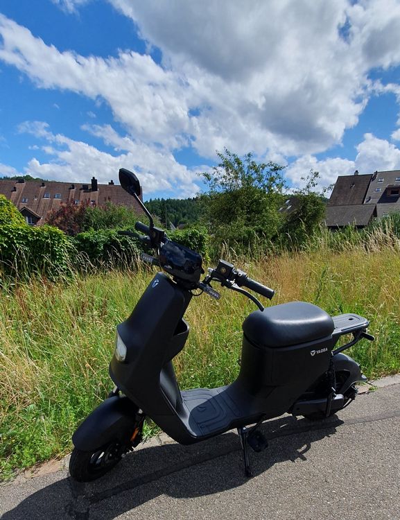 Schwarzer Elektroroller Yadea De3 - 25km/h - zu verkaufen! (Gebraucht ...