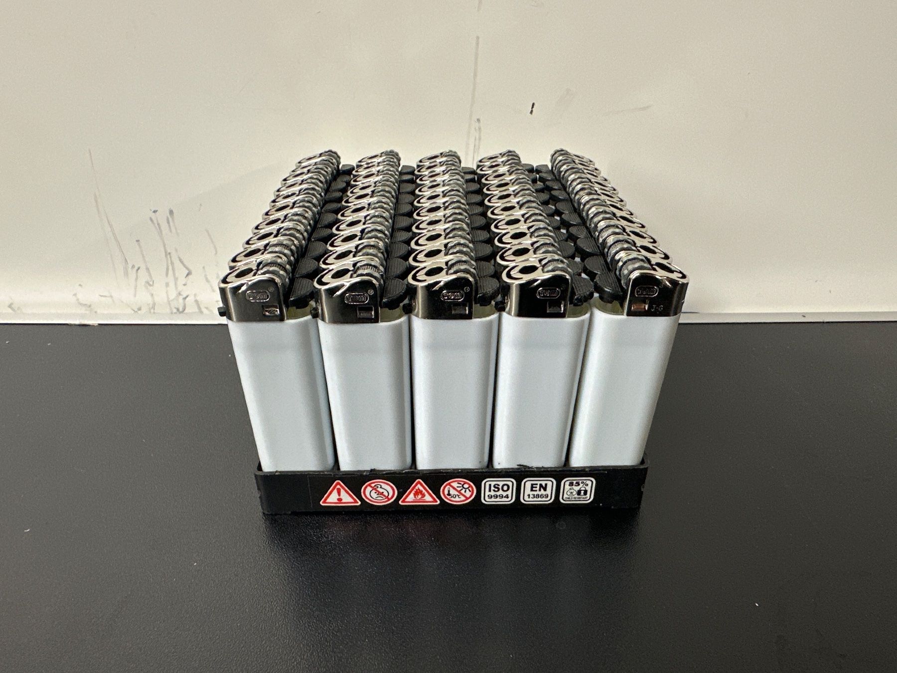 Neu Display Reibrad- Feuerzeug weiss (50x) (Neu und originalverpackt ...