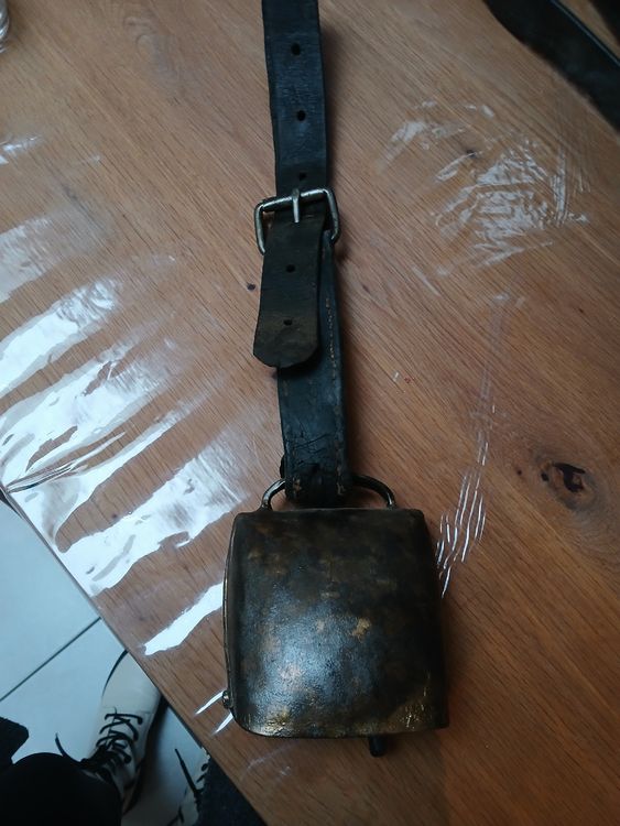 Cloche de vache ancienne authentique (Gebraucht) in Corcelles-Payerne für CHF 60 – nur Abholung ...