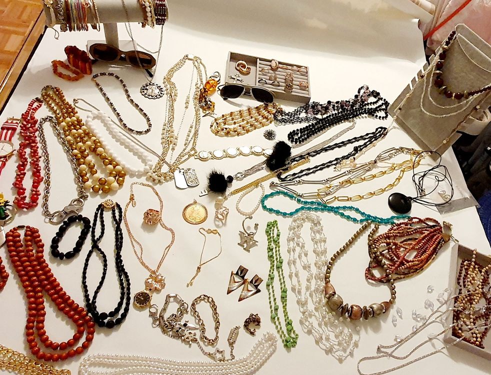 Verschiedenes an Schmuck aus nachlass,auch Neuwertige Sachen (Gebraucht ...