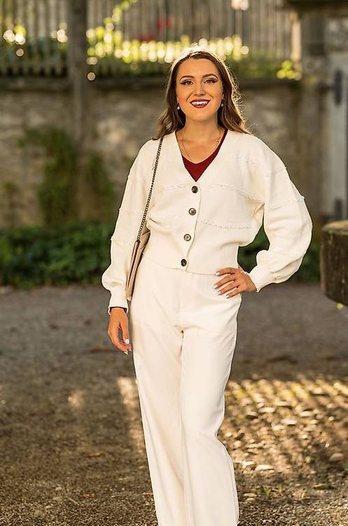 Wunderschöner weisser leichter Cardigan mit Pailletten (Gebraucht) in ...