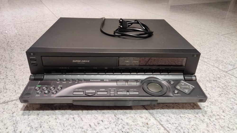 PANASONIC NV-HS1000 SUPER VHS VIDEORECORDER | Kaufen auf Ricardo