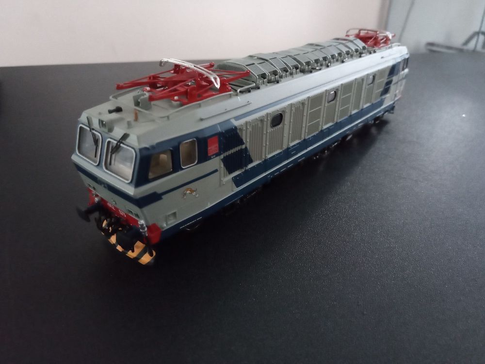 Spur H0 DC Rivarossi FS E652 HR2075 OVP (Gebraucht) in für CHF 130 – mit Lieferung auf Ricardo ...