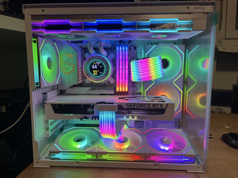 High End Gaming PC Ryzen 9 9950X3D (Neu (gemäss Beschreibung)) in Sils ...