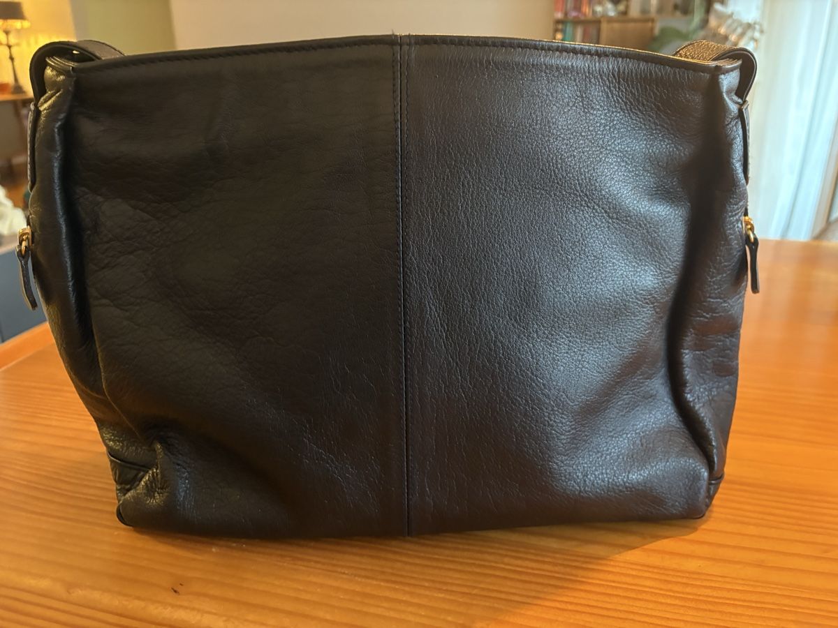 Schwarze Ledertasche von YSL (Gebraucht) in Uster für CHF 400 – mit ...
