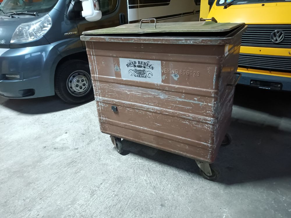 Robuster Abfallcontainer mit Rollen (800 Liter) (Gebraucht) in Wauwil ...