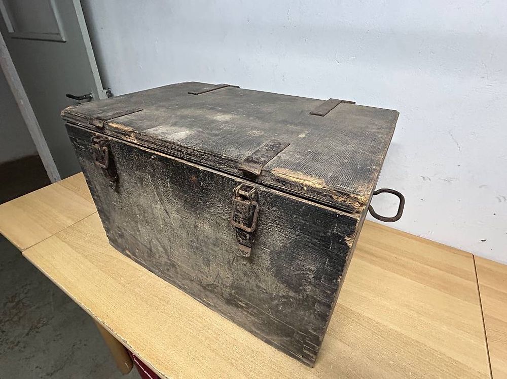 Coffre ancien en bois (Gebraucht) in Vuarrens für CHF 55 – nur Abholung auf Ricardo kaufen