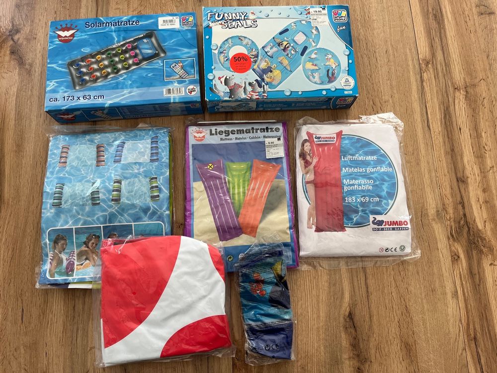 Div. Luftmatratzen, Wasserbälle (Neu und originalverpackt) in Windlach für CHF 9 – mit Lieferung ...