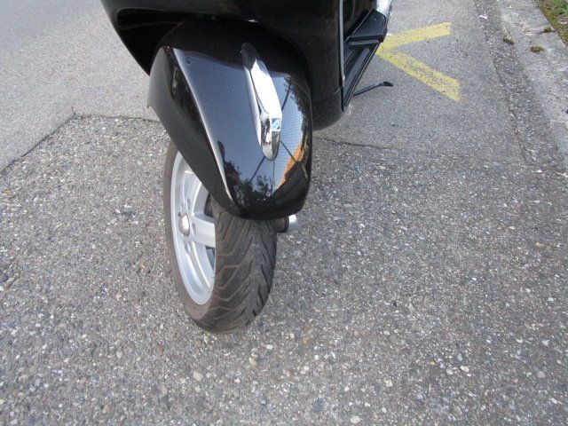 Roller Piaggio Vespa LX125 ab 16 Jahren mit etwas Rost | Kaufen auf Ricardo