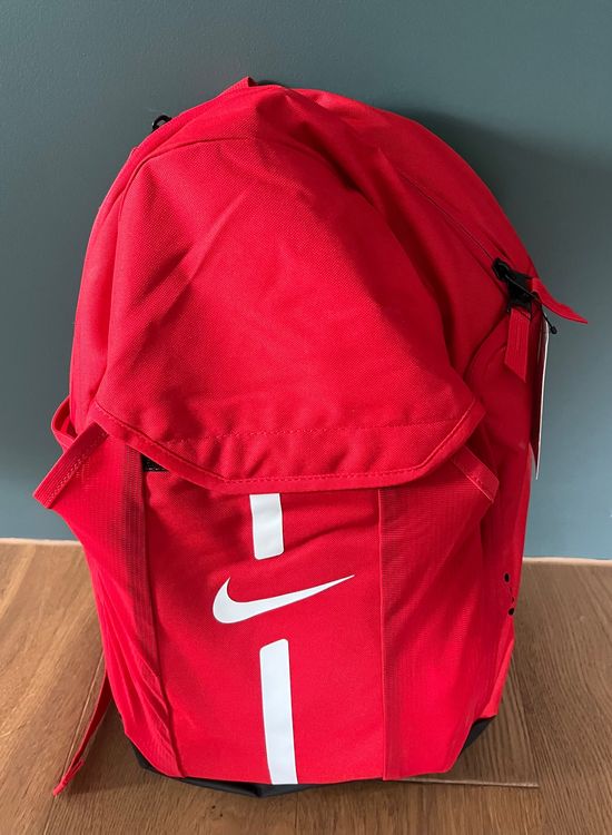 Nike Rucksack rot 30l (Neu und originalverpackt) in Flims Dorf für CHF ...
